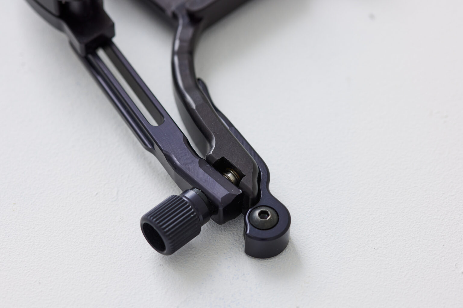 クリップオンストロボをワンタッチで縦位置に切り替えられるストロボブラケット：Custom Brackets RF-PRO レビュー ...