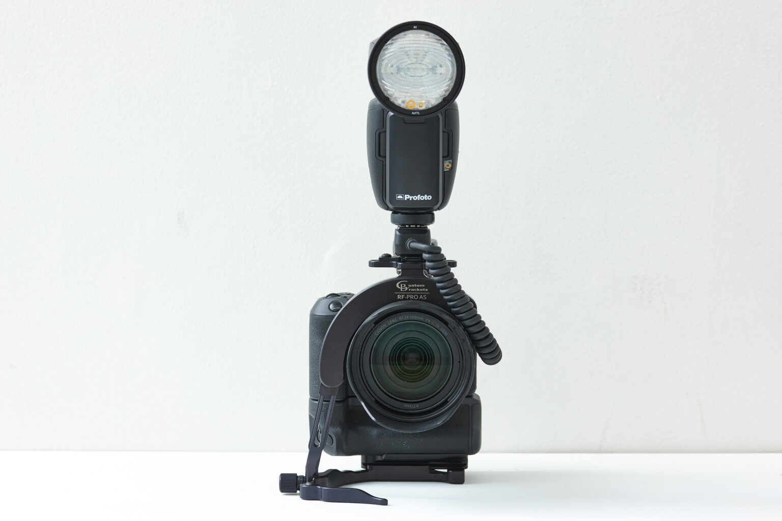 Custom Brackets RF-PRO：クリップオンストロボ撮影のときに縦横の切り替えが一瞬で出来る - Tanaka Blog
