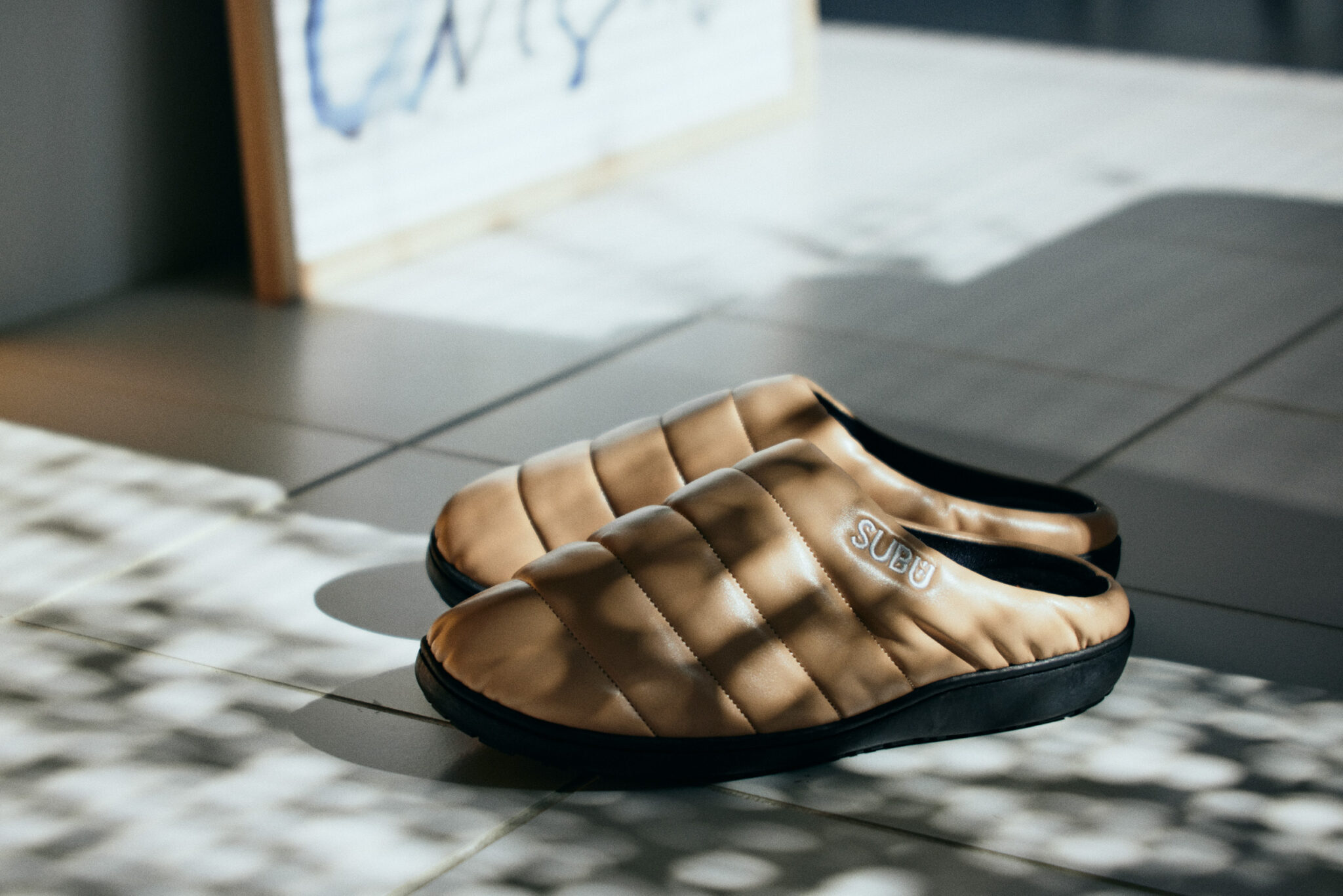 SUBU × BEAMS / 別注サンダル：足元の冷え対策に最高。これで冬が乗り切れそう | Tanaka Blog