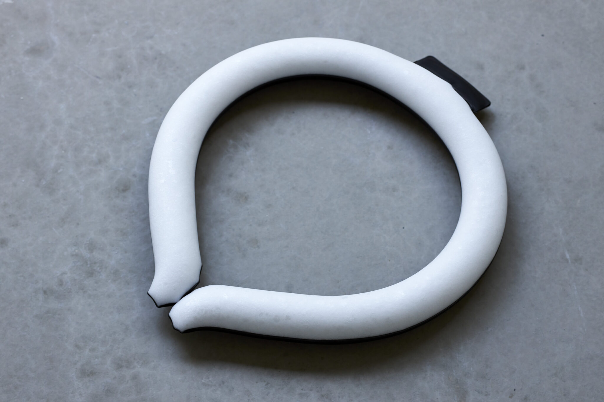 GENKI TECHNOアイスリングレビュー：電源不要でひんやり快適、PCM素材で首元をやさしく冷却 | Tanaka Blog