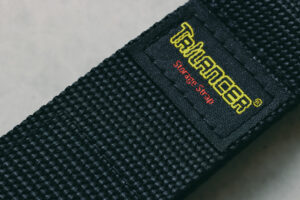 TRILANCER収納ストラップでケーブルを束ねて吊るして便利に使う - Tanaka Blog