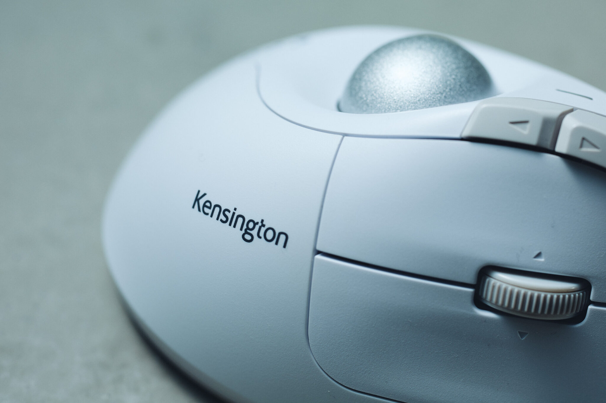 Kensington Expert Mouse の愛用者目線で Pro Fit Ergo Vertical ワイヤレストラックボールをレビュー ...